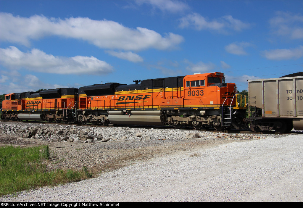 BNSF 9033